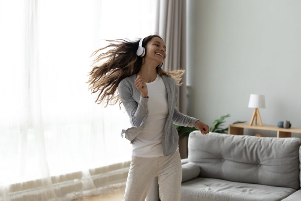 Why you should have a solo dance party every day - DOSE
