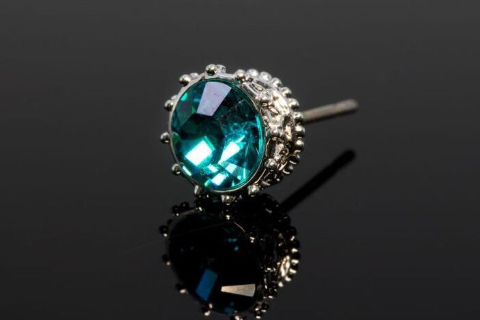 December Birthstones: Turquoise, Blue Zircon & Tanzanite | Color ...